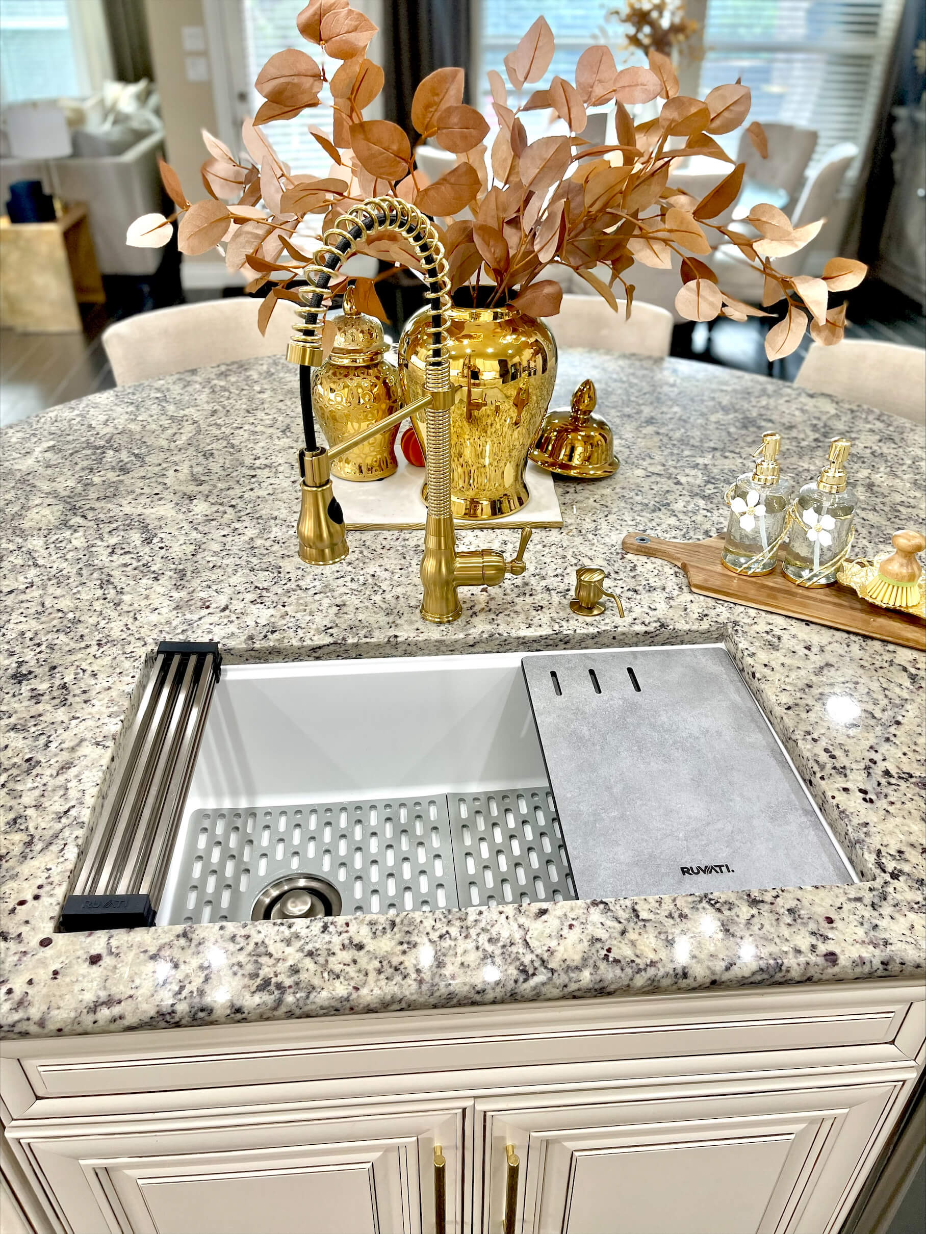 Featured Build - White Workstation - Ruvati USA