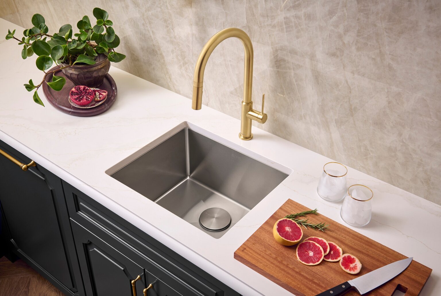 Ruvati Vestia Single Handle Pull Down Kitchen Faucet Knurled Modern Arc ...