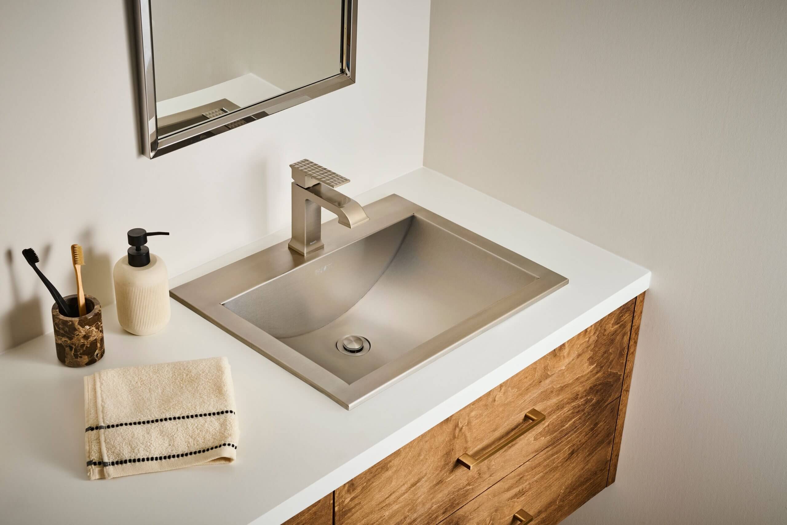 Ruvati Decora Single Handle Square Art Deco Square Transitional ...